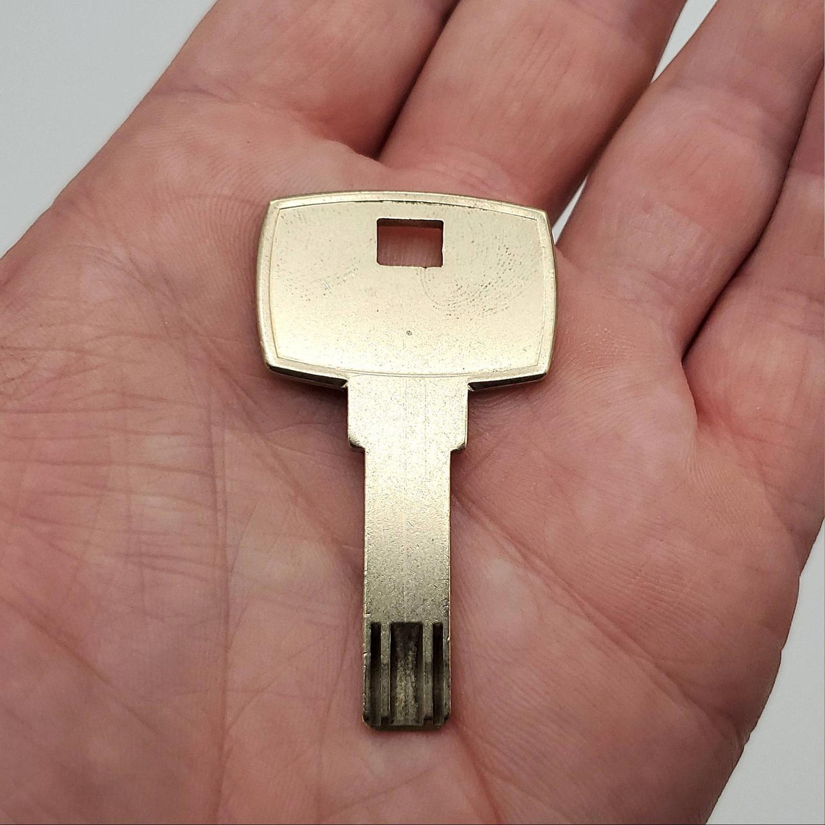 2x Ilco DM 22 TVP Key Blanks For Dominion Dimple Cylinders Nickel Silv ...