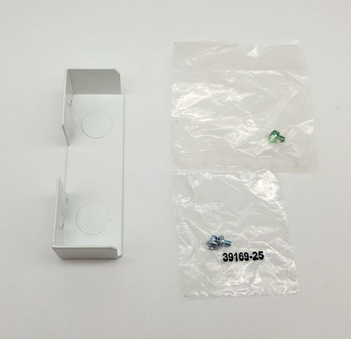 Panduit PMR40ECWH End Cap Fitting for PMR40 Multi-Channel Raceway ...