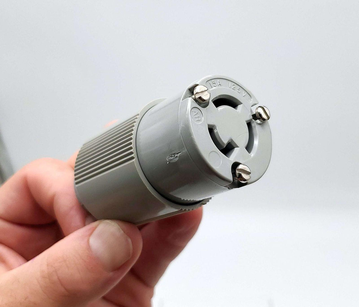 Arrow Hart 4731N Locking Plug 15A 125V 3 Pole 3 Wire Industrial Plug ...