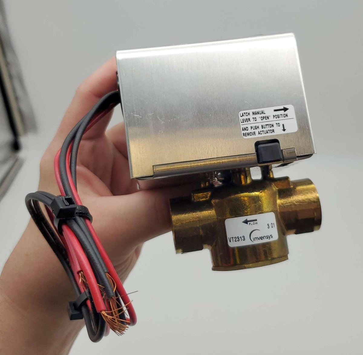 Schneider VT2313G13A02A 3/4" 2-Way Zone Valve 24V 3.5 CV 20 PSI w/ End ...